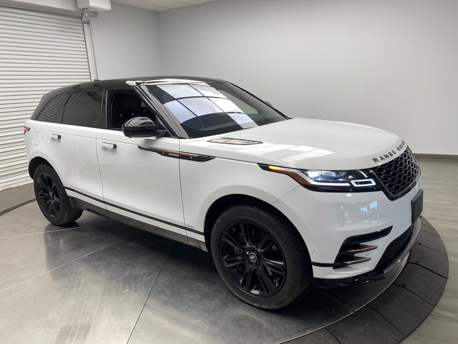 (SOLD) 2019 Land Rover Range Rover Velar R-Dynamic HSE P300 w/57,653km ...
